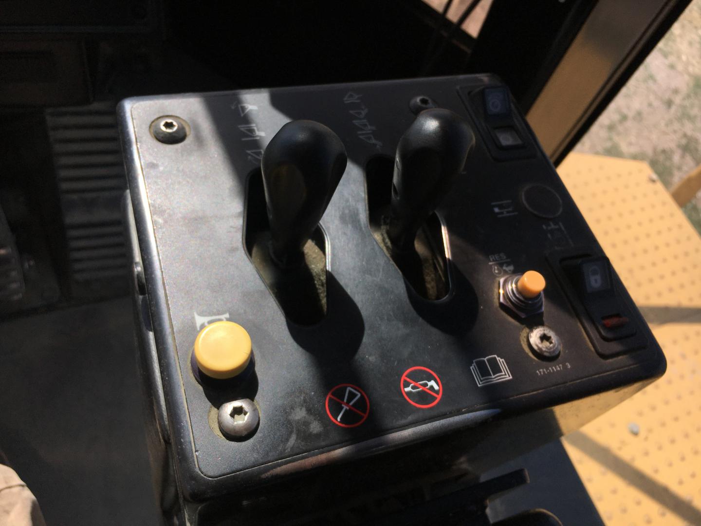 CARGADOR FRONTAL CATERPILLAR 988G - Venta de Maquinaria Wiebe